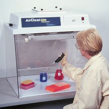 PCR Workstation, 32 in Wide | Carolina Biological Supply