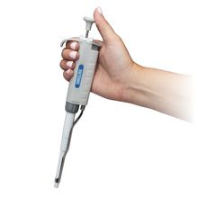 Carolina® Laboratory Pipettor, 100 to 1,000 µL | Carolina Biological Supply