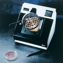 Quebec Colony Counter, Manual | Carolina Biological Supply