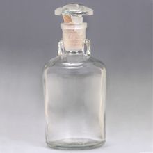 Dropping Bottle, Glass, Squat Form, 100 mL | Carolina Biological Supply