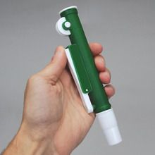 Fast-Release Pipet Pump II, 10 mL (green) | Carolina Biological Supply